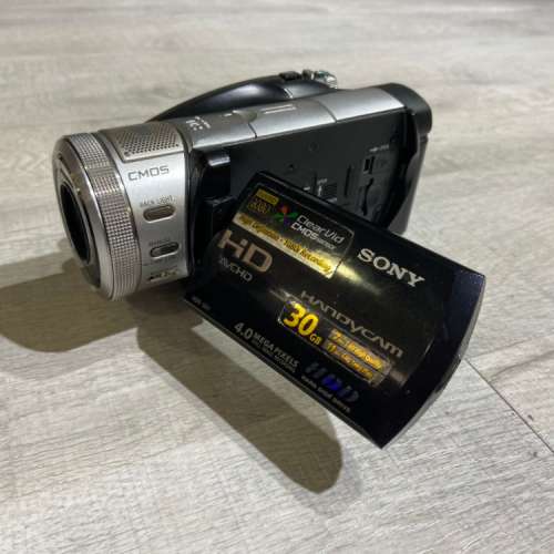 Sony HandyCam HDR-SR1 AVCHD 4.0 MP 30GB High-Definition 1080i Hard Disk ...