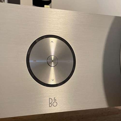 Bang & Olufsen Beoplay A8 with remote wall mount - DCFever.com