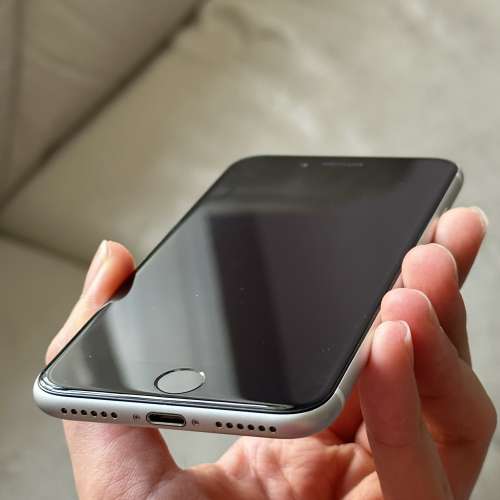 iPhone SE 2 128GB 白色淨機 芒無花 - 二手或全新iPhone, 手機通訊 - DCFever.com