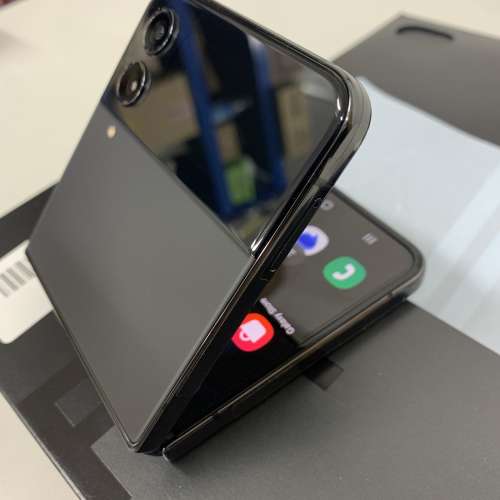 99 New Galaxy Z Flip 4 5g F7210 128gb 8gb Ram Graphite 二手或全新android