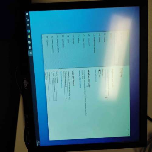 Fujitsu 21 inch LCD monitor - 二手或全新顯示器, 電腦 - DCFever.com