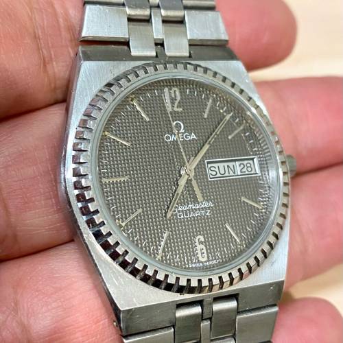 1984年 Omega Seamaster Quartz cal.1425 Day Date Rare Dark Grey Pyramid ...