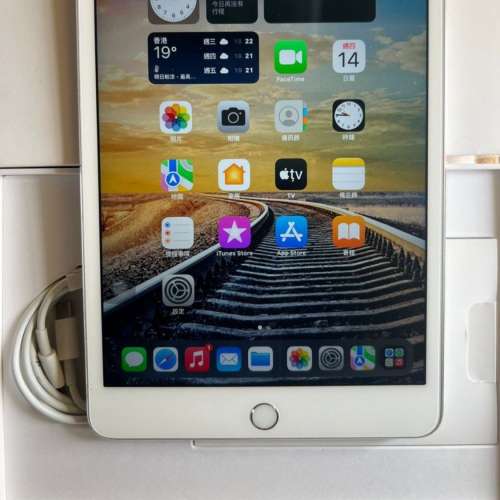 Apple iPad mini 4 128gd WiFi 灰色、靚機、少少使用痕跡、電池 非常新可用8小時以上、指紋辨識靈敏、已升io15.系統、絲滑流暢、適合 - 二手或全新iPhone ...