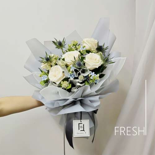 [門市自取]QuadrupleFlower💐 ️ 美妙純愛 | 白玫瑰白珍珠鮮花花束 畢業花束 Rose Fresh Flower Bouquet - 二手或全新其它, 潮流及名牌 ...