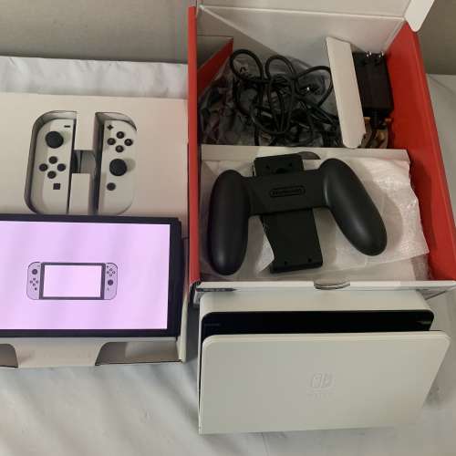98%New Nintendo Switch OLED 64GB - White - 二手或全新電視遊戲機, 遊戲機、模型 - DCFever.com
