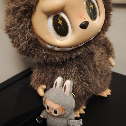 超巨大 Pop Mart ZIMOMO THE MONSTERS - I FOUND YOU Vinyl Face Doll (58cm) - 二手或全新模型、Figure, 遊戲機、模型 ...