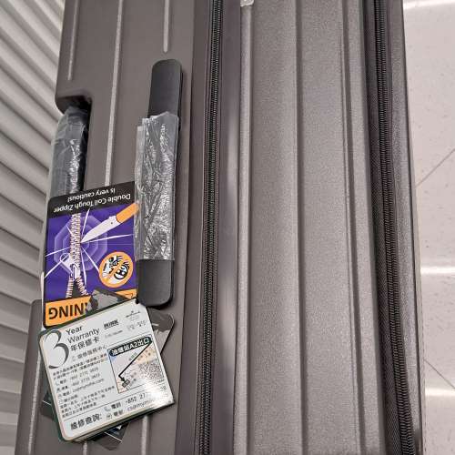 28寸Hallmark 887 Suitcase Grey {全新28寸"Hallmark" 前揭式行李喼 (灰色)} - 二手或全新其它 ...