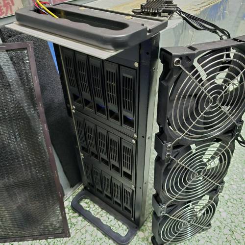 4U 機箱15bay 連700w 火牛 - 二手或全新電腦組合, 電腦 - DCFever.com