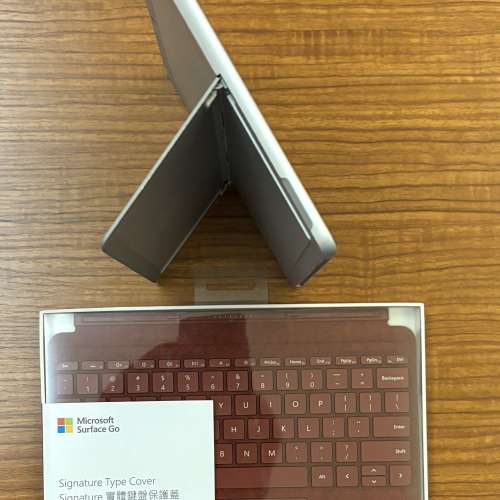Surface Go 3 + 全新 Keyboard 灰色 / 紅色 - 二手或全新手提電腦, 電腦 - DCFever.com