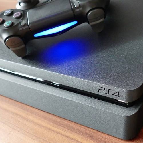 PS4 500GB With 2 Controllers and Games - 二手或全新電視遊戲機, 遊戲機、模型 - DCFever.com